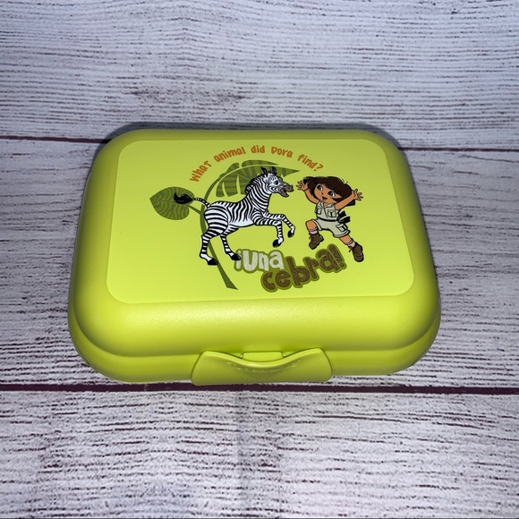Tupperware | Kitchen | Tupperware Dora The Explorer Clam Shell ...
